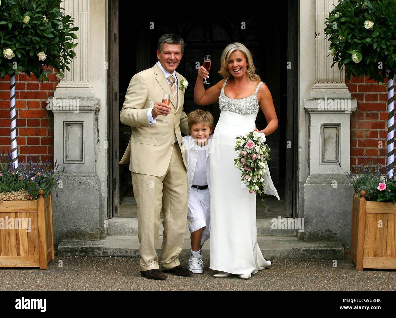 Caron keatings widowed husband remarries hi-res stock photography and ...