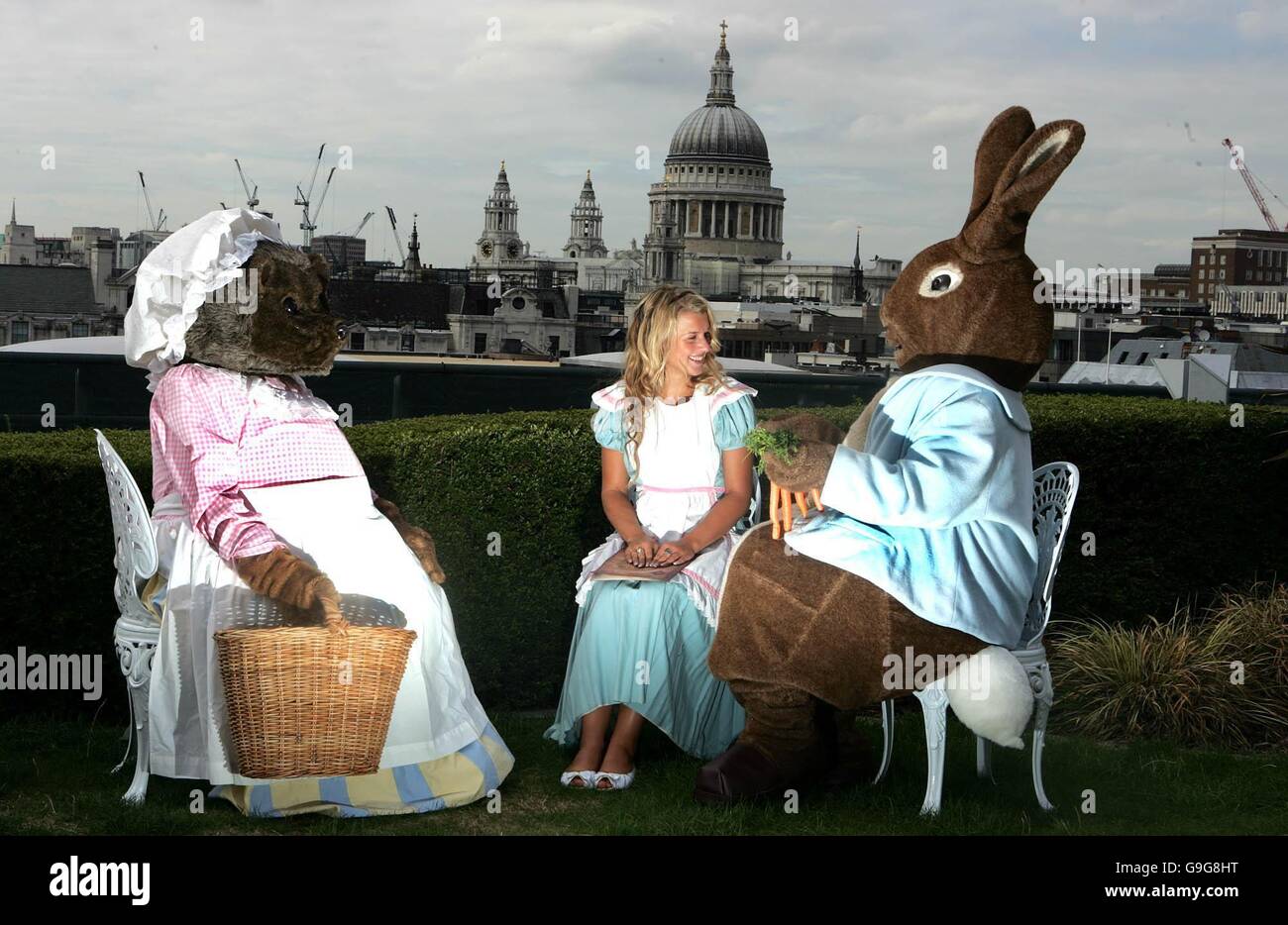 Sarah rew centre hi-res stock photography and images - Alamy