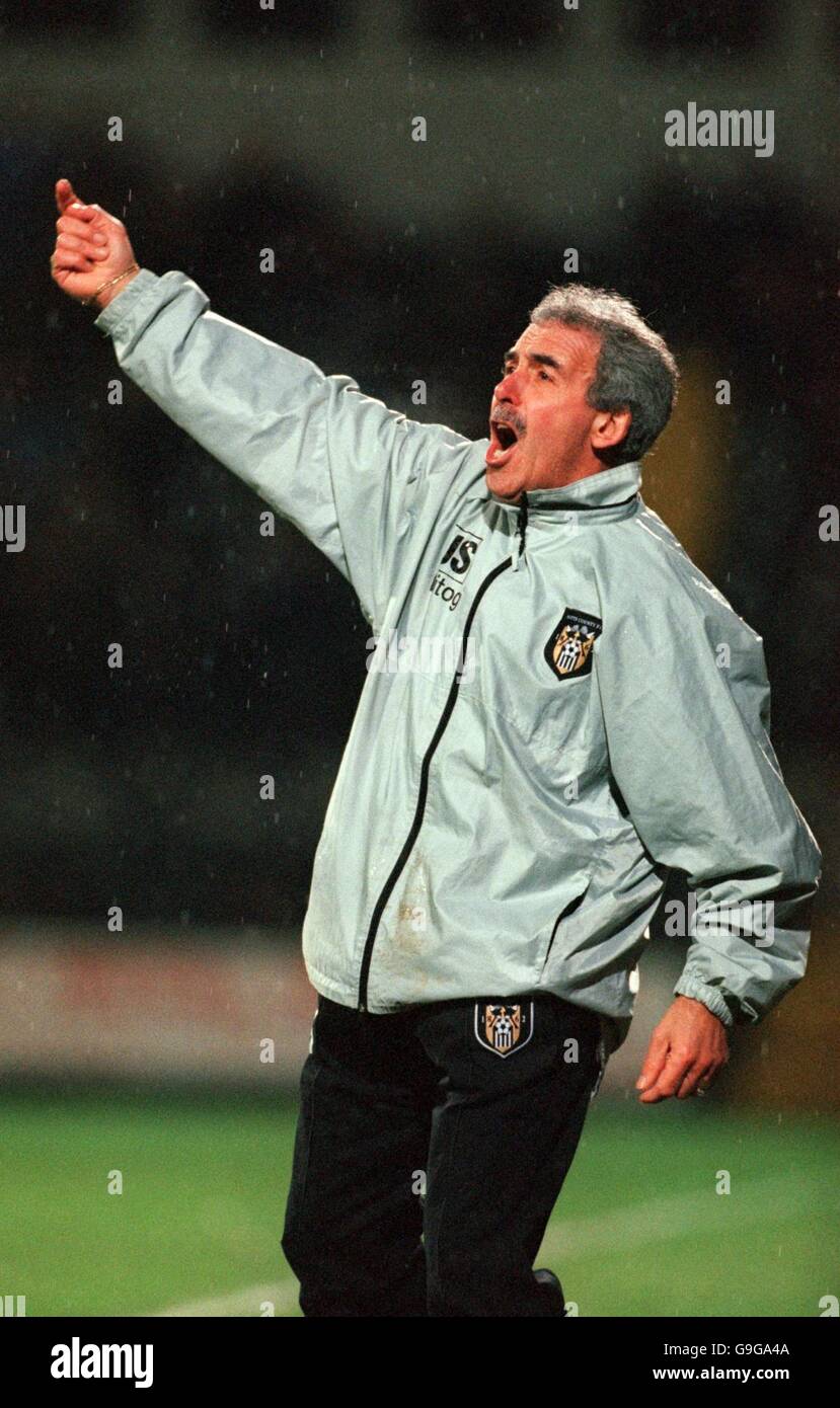 Soccer - Nationwide League Division Two - Notts County v Reading. Notts ...