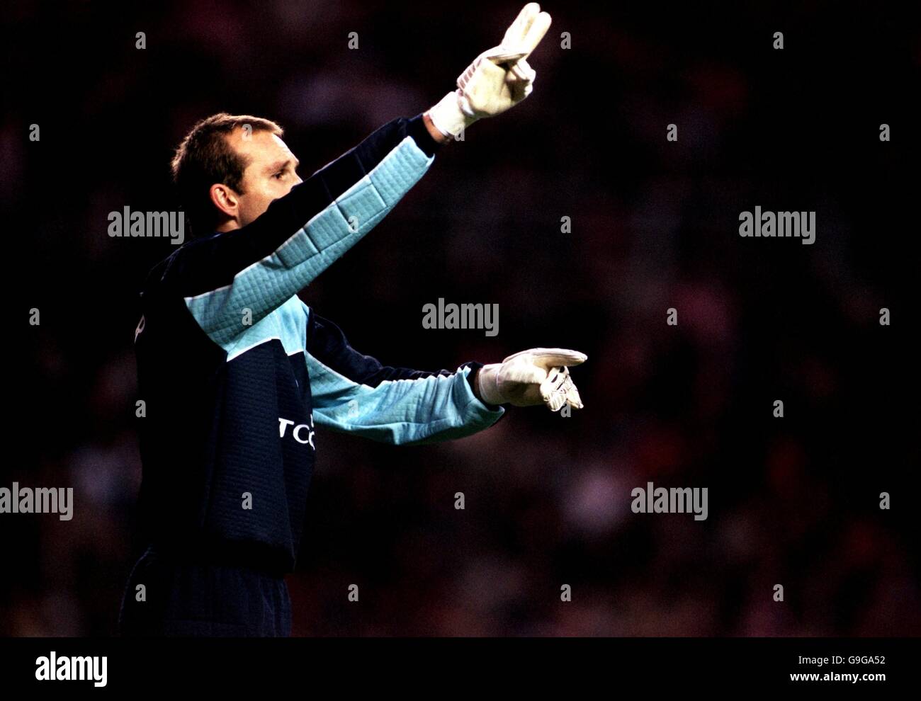 Middlesbrough goalkeeper Mark Schwarzer directs his defence Stock Photo ...