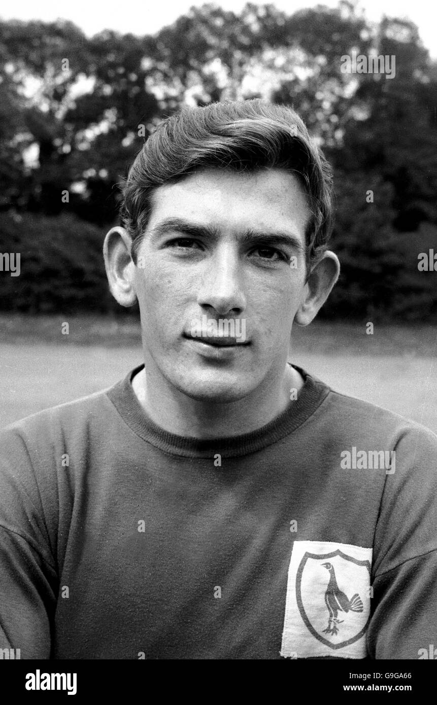 Pat jennings goalkeeper of tottenham hotspur hi-res stock photography ...