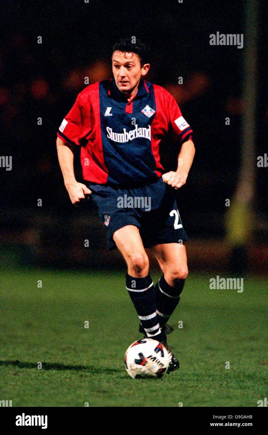 David eyres of oldham athletic hi-res stock photography and images - Alamy