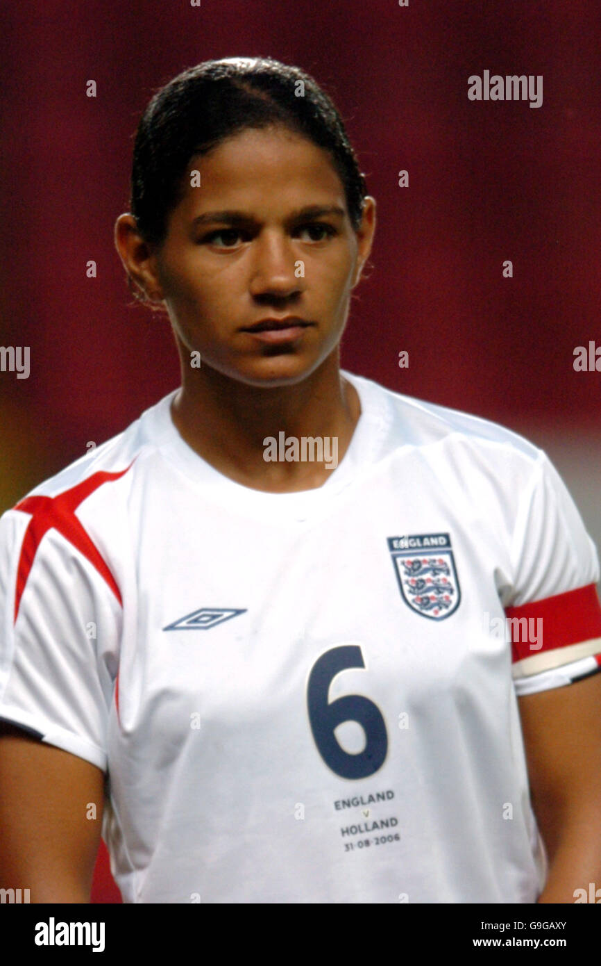 Mary phillip england football hi-res stock photography and images - Alamy