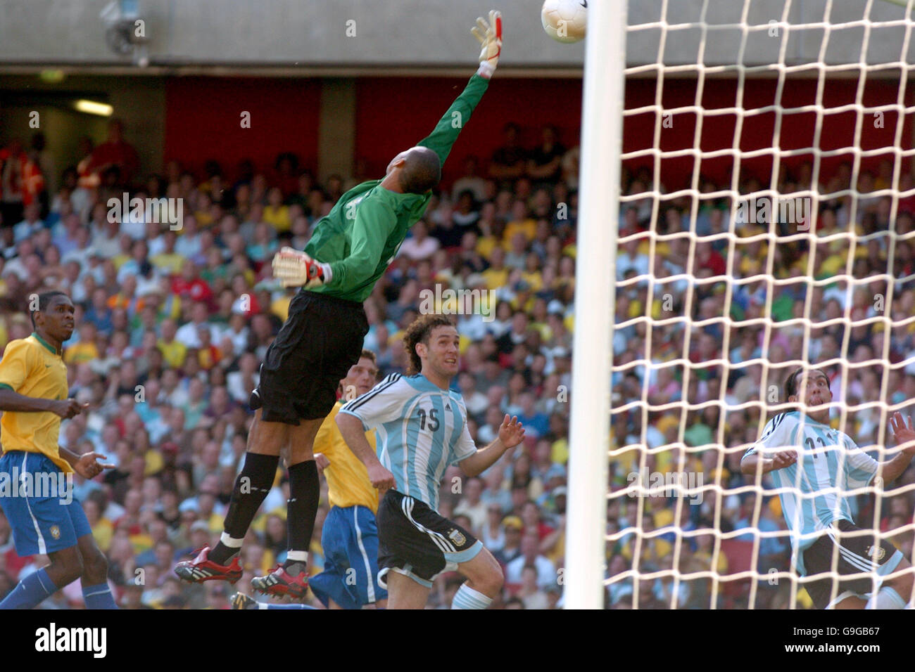 Brazils heurelho gomes stretches for the ball hi-res stock photography ...
