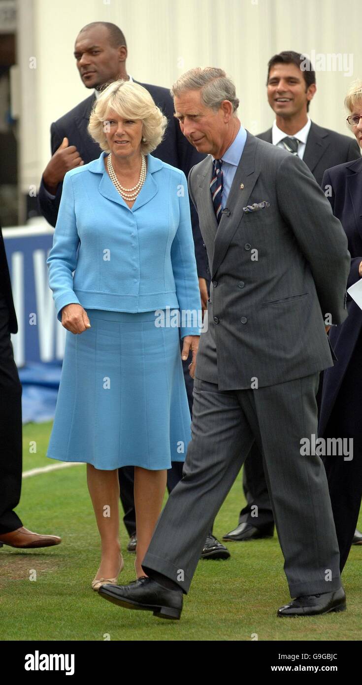 Duchess cornwall visit birmingham hi-res stock photography and images ...
