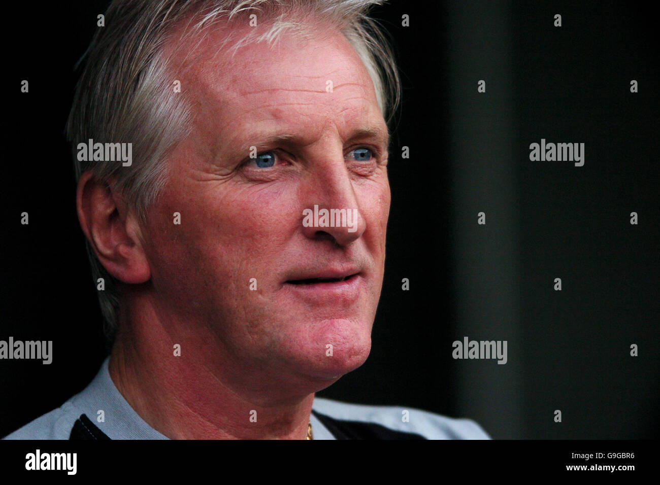 Football manager ronnie moore hi-res stock photography and images - Alamy