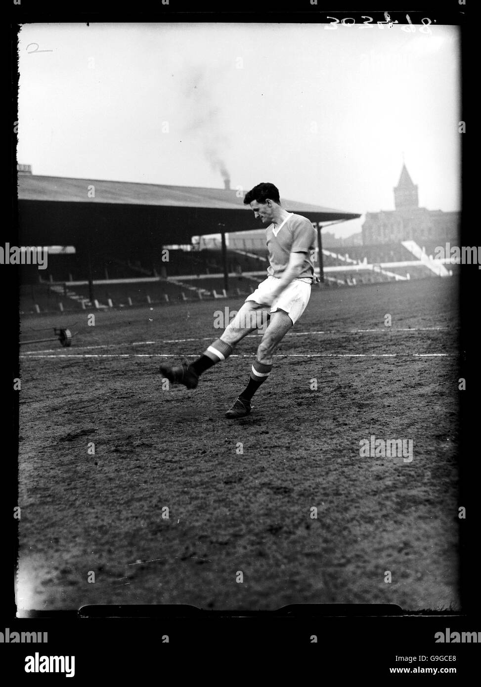 Liam billy whelan manchester united hi-res stock photography and images ...
