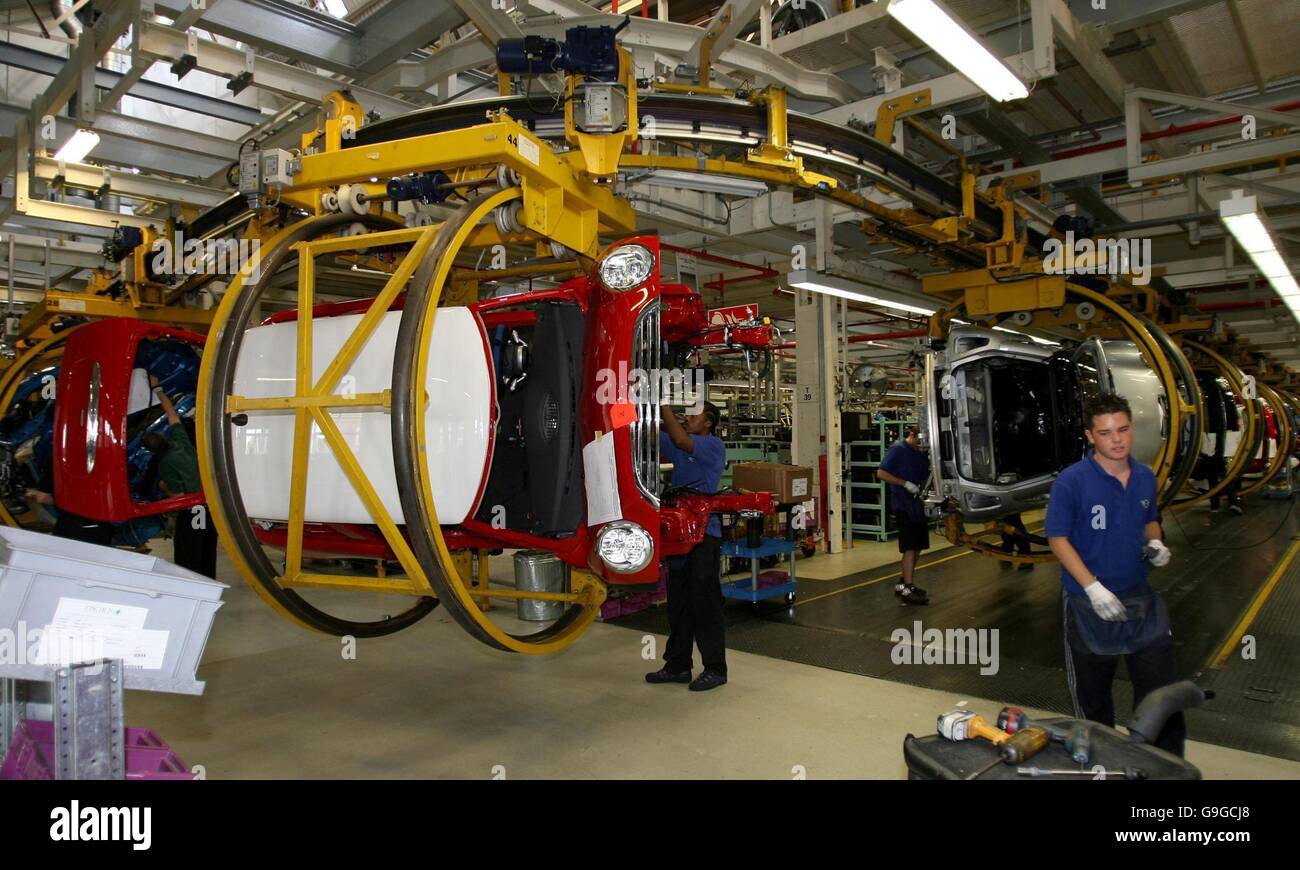 The production line for the new mini at the BMW plant in Cowley, Oxford ...