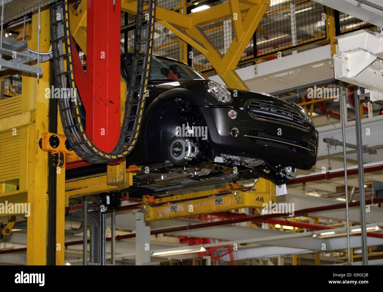 The production line for the new mini at the BMW plant in Cowley, Oxford ...
