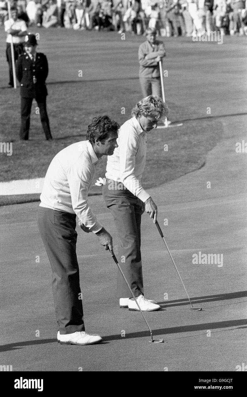 (L-R) Europe's Jose Maria Canizares and Bernhard Langer line up their ...