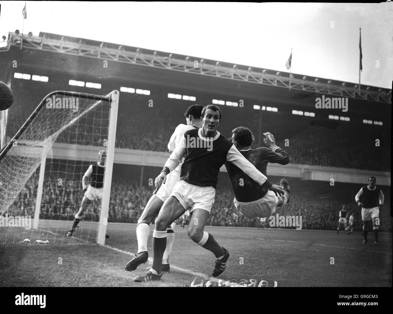 Frank wignall nottingham forest hi-res stock photography and images - Alamy