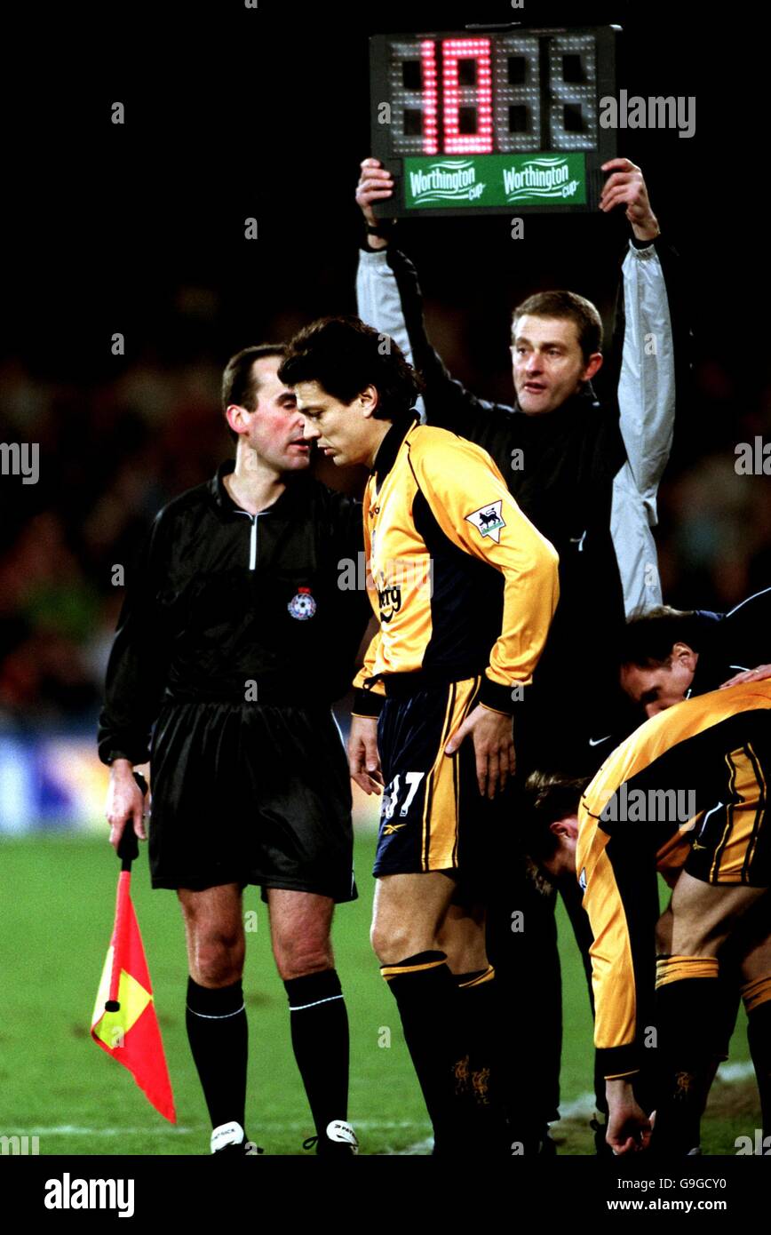 Jari litmanen of liverpool makes his debut against crystal palace hi ...