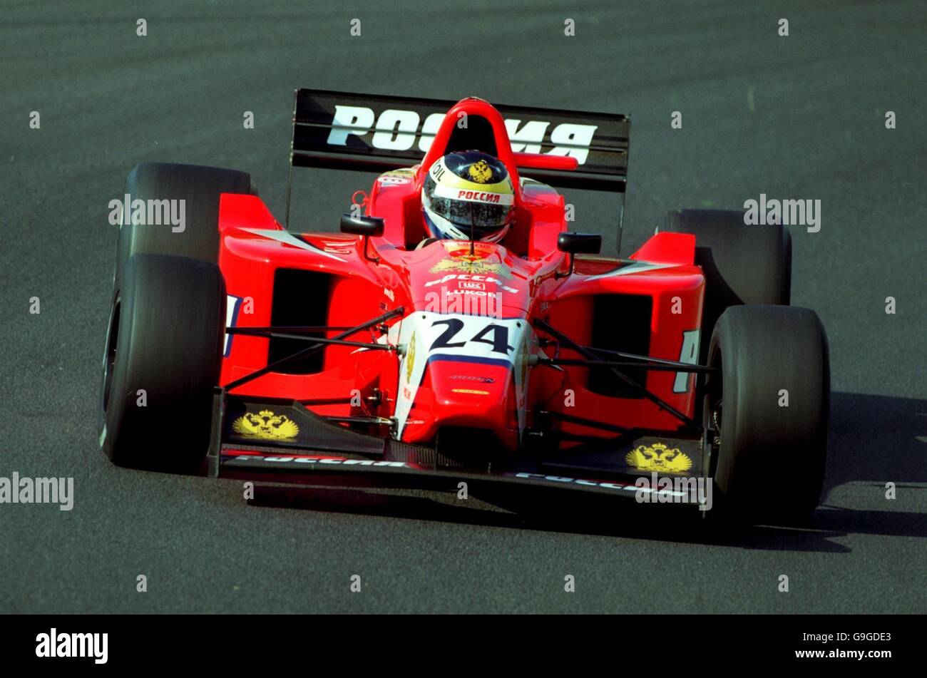Formula 3000 Motor Racing - Round Nine - Hungaroring. Viktor Maslov ...