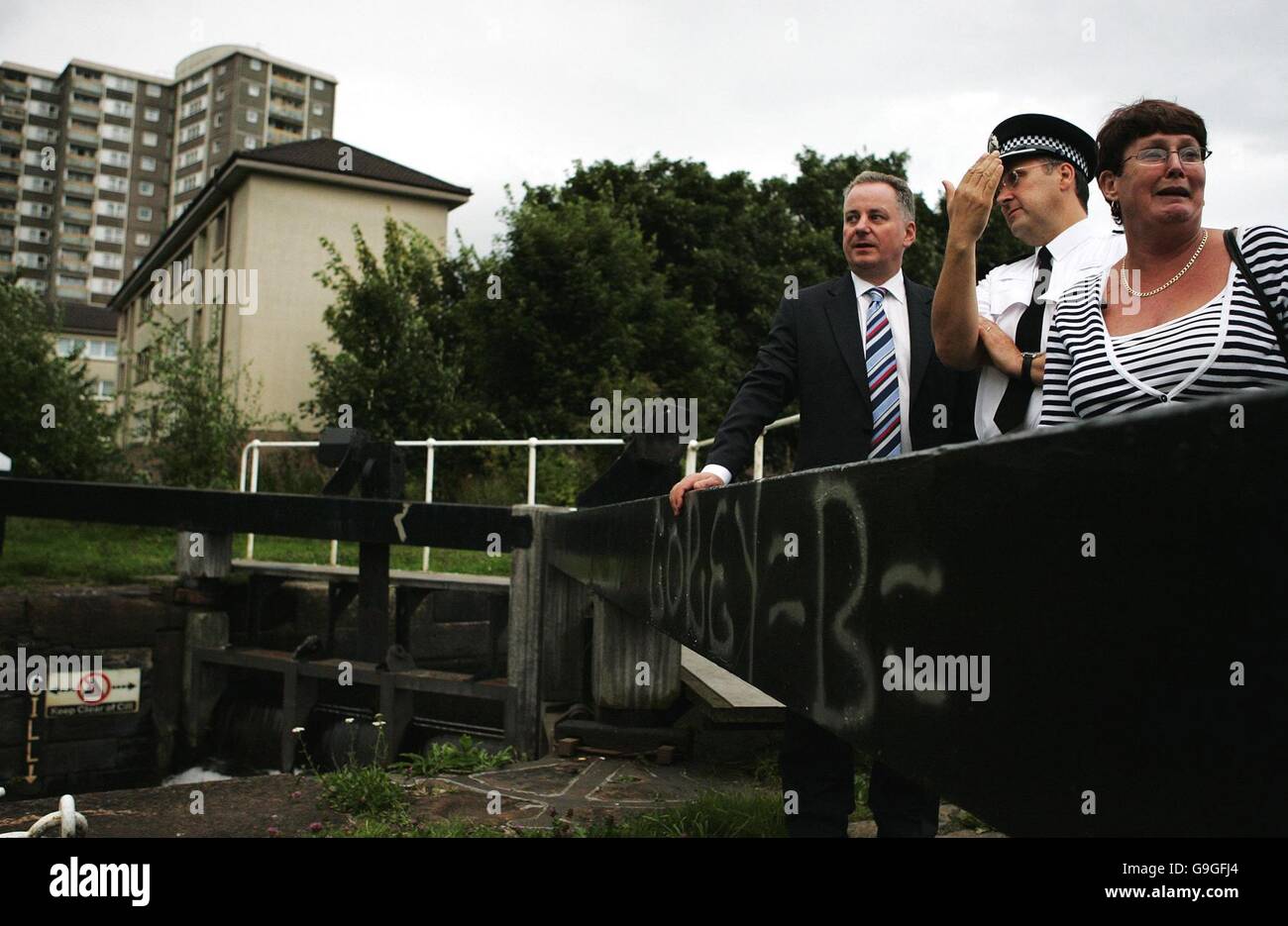 (Left to right) Scotland's First Minister Jack McConnell, Strathclyde ...