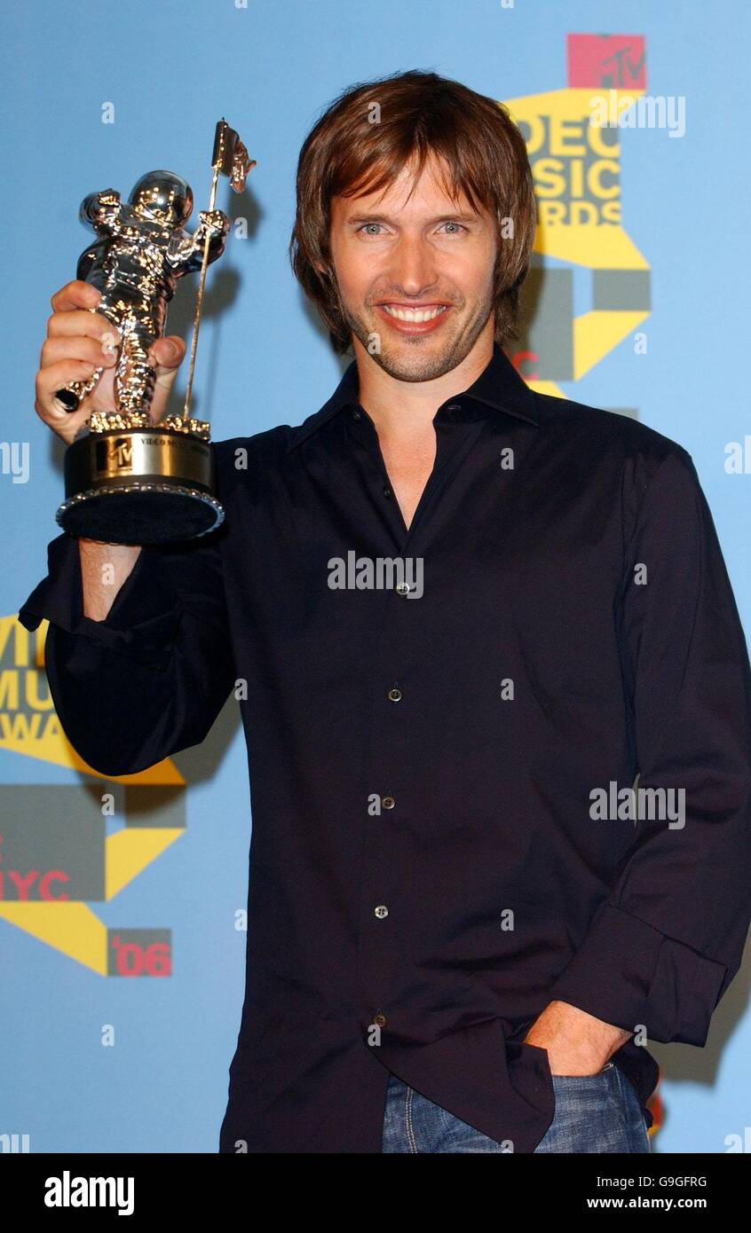 James Blunt with his award for Best Male Video (for "You're Beautiful ...