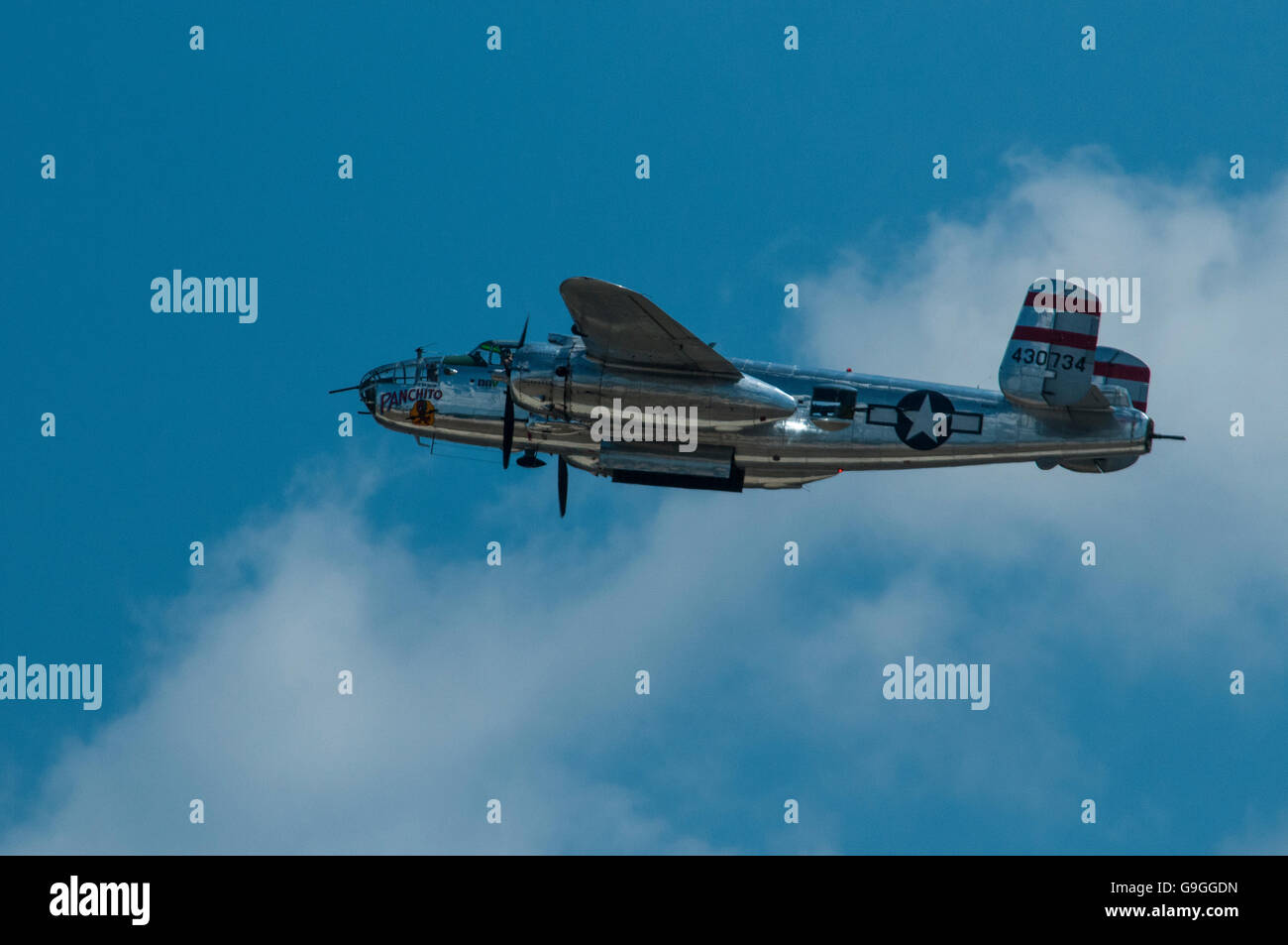 B 25 bomber hi-res stock photography and images - Alamy