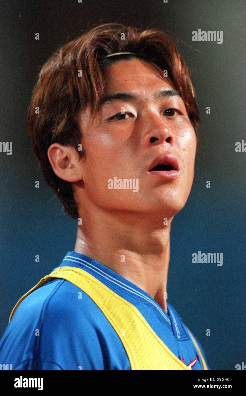 Soccer - Asian Cup Lebanon 2000 - Korea Republic v Kuwait. Yoon Jong ...