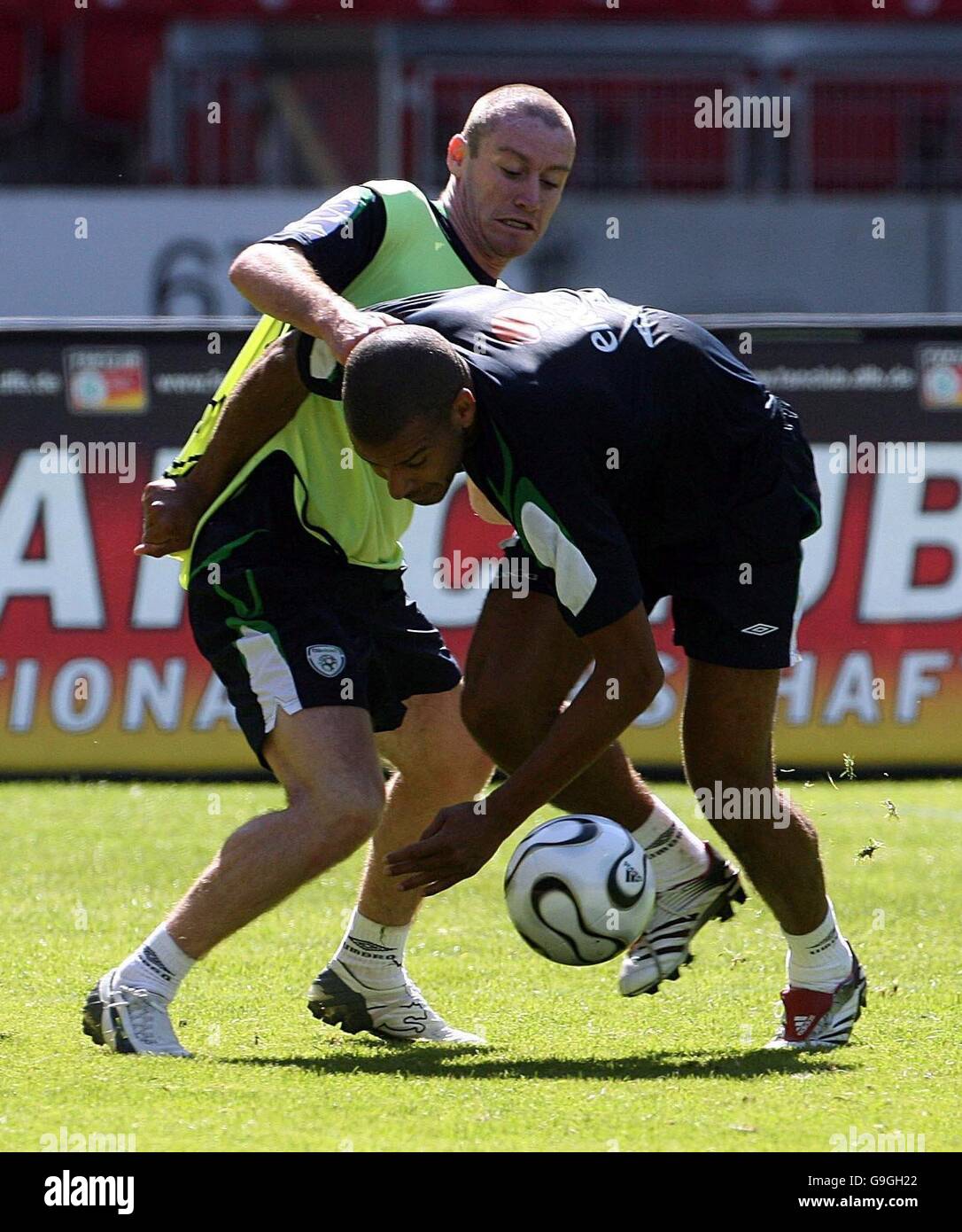 Republic of Ireland's Stephen Elliot (left) and Clinton Morrisson ...