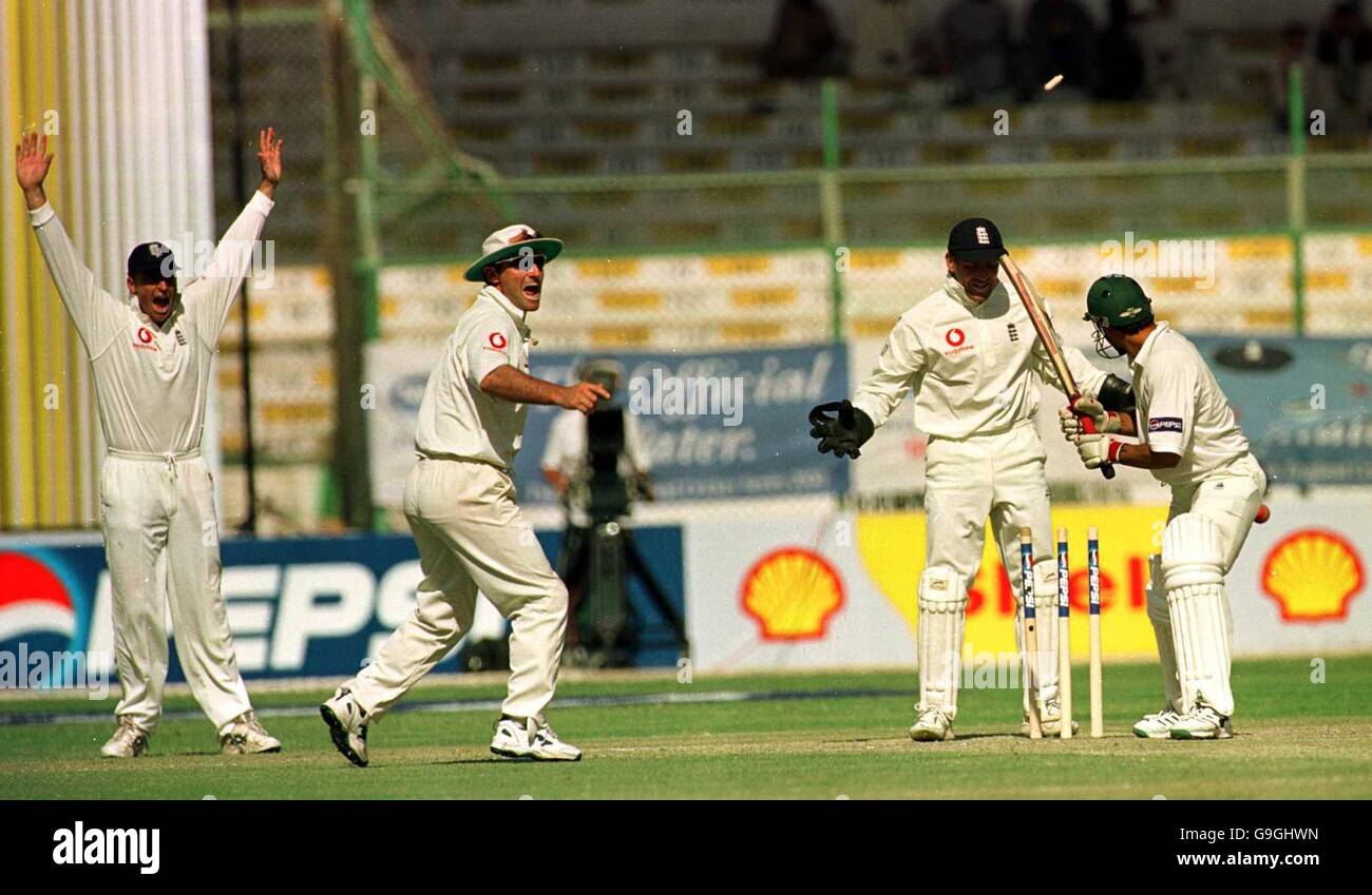 Craig white cricket pakistan hi-res stock photography and images - Alamy
