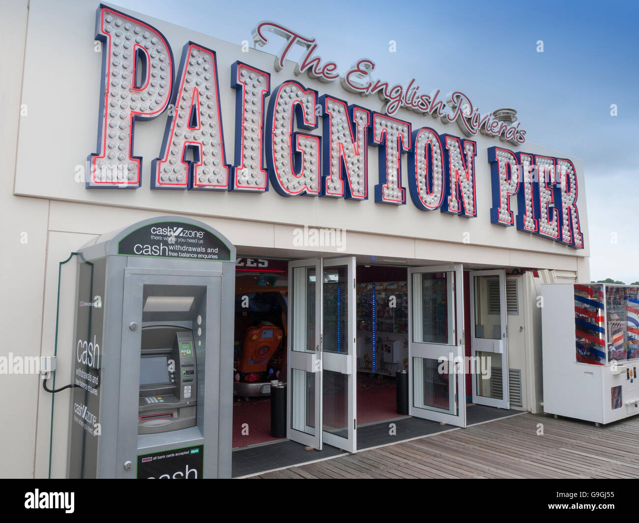 Amusement arcade pier hi-res stock photography and images - Alamy