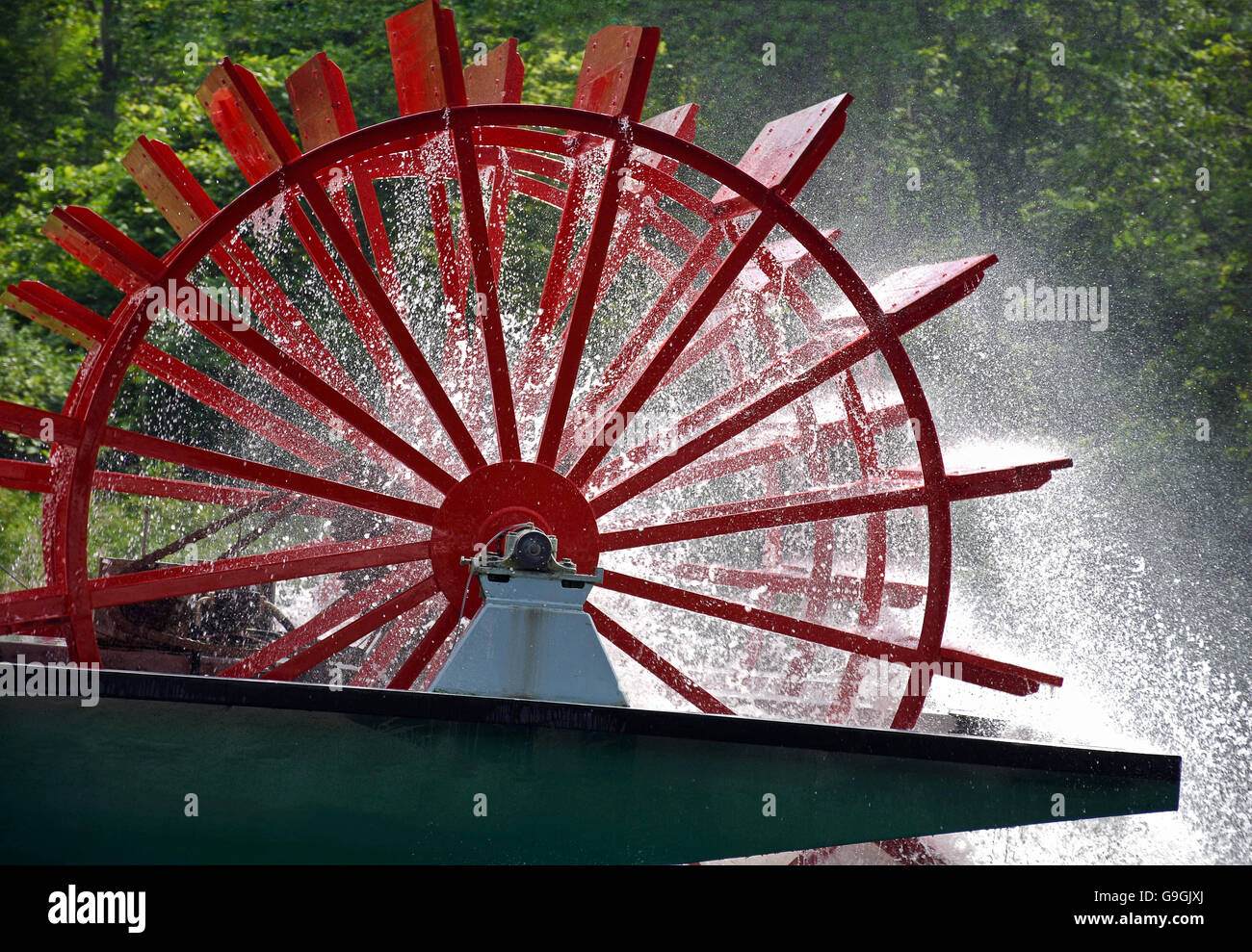 Paddle wheel boat hi-res stock photography and images - Alamy
