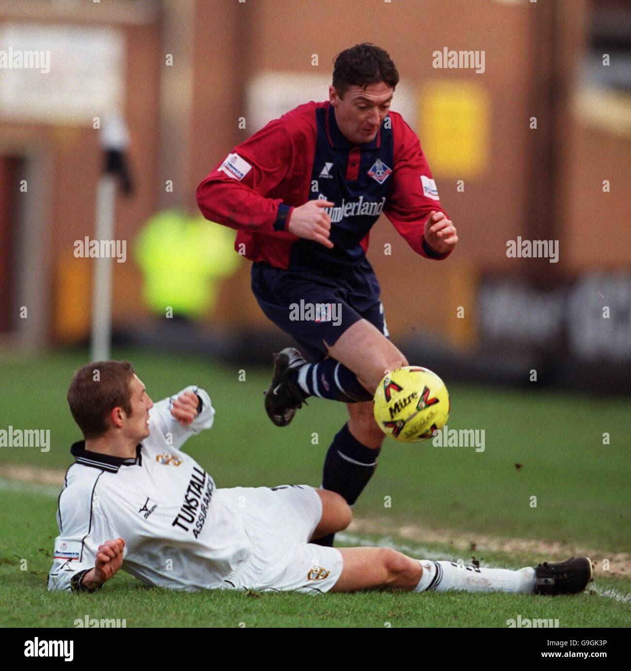 David eyres of oldham athletic hi-res stock photography and images - Alamy