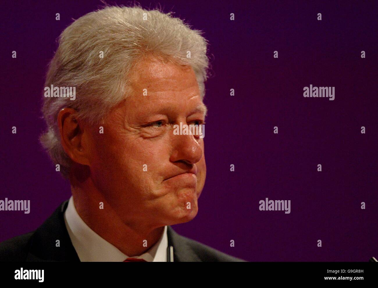 Former US President Bill Clinton addresses the conference Stock Photo ...