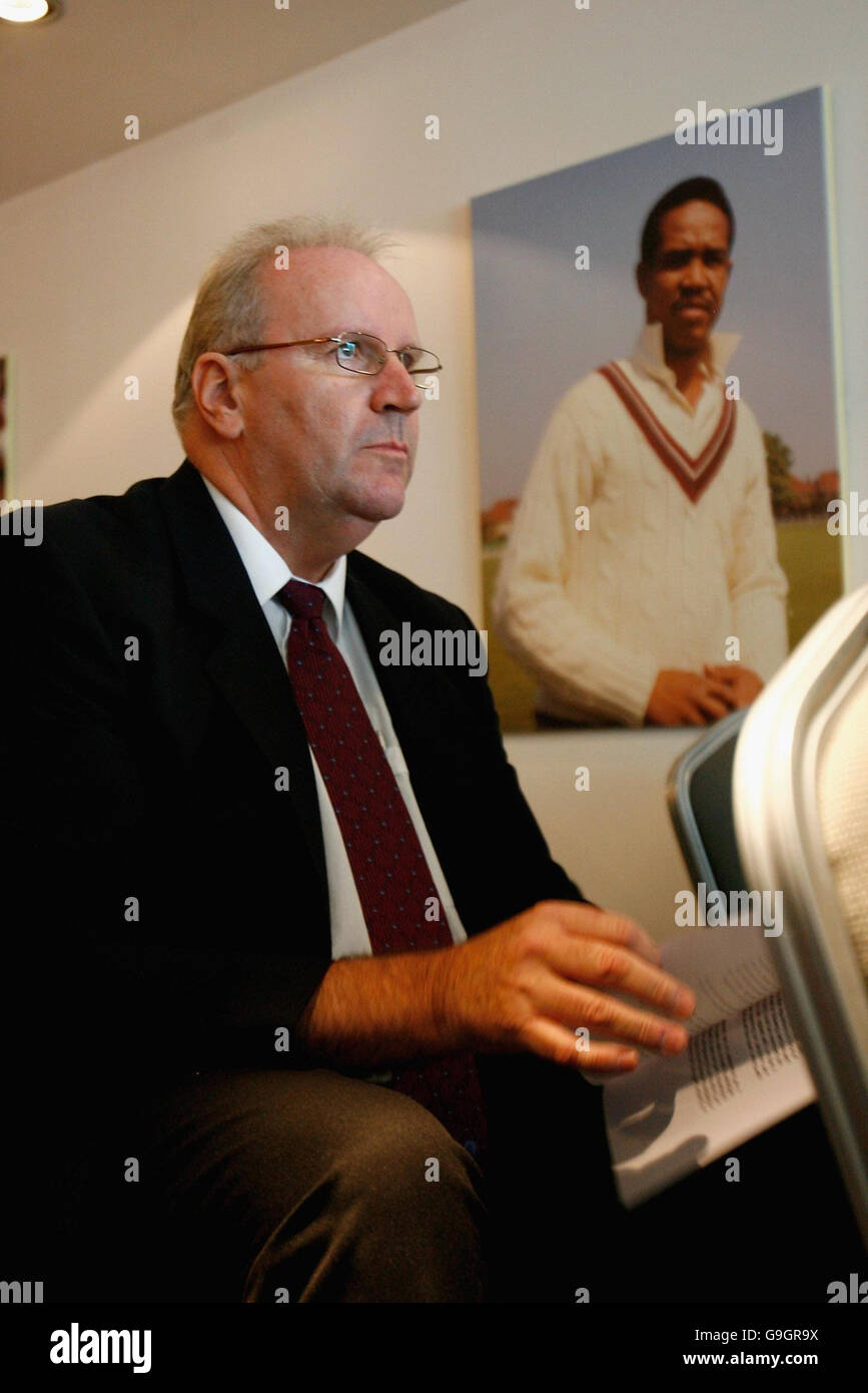 POOL PICTURE. Umpire Darrell Hair looks on during the ICC Disciplinary ...