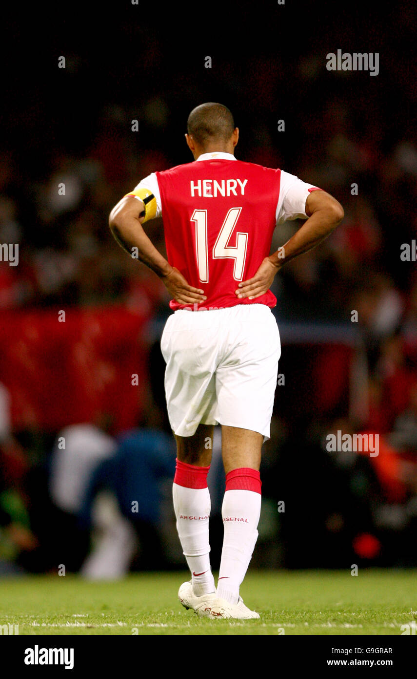 Thierry henry arsenal hi-res stock photography and images - Alamy