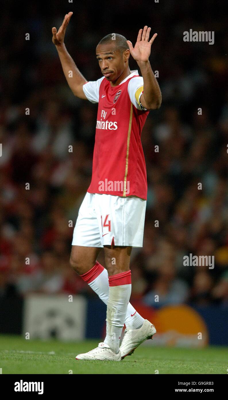 Thierry henry arsenal fc hi-res stock photography and images - Alamy