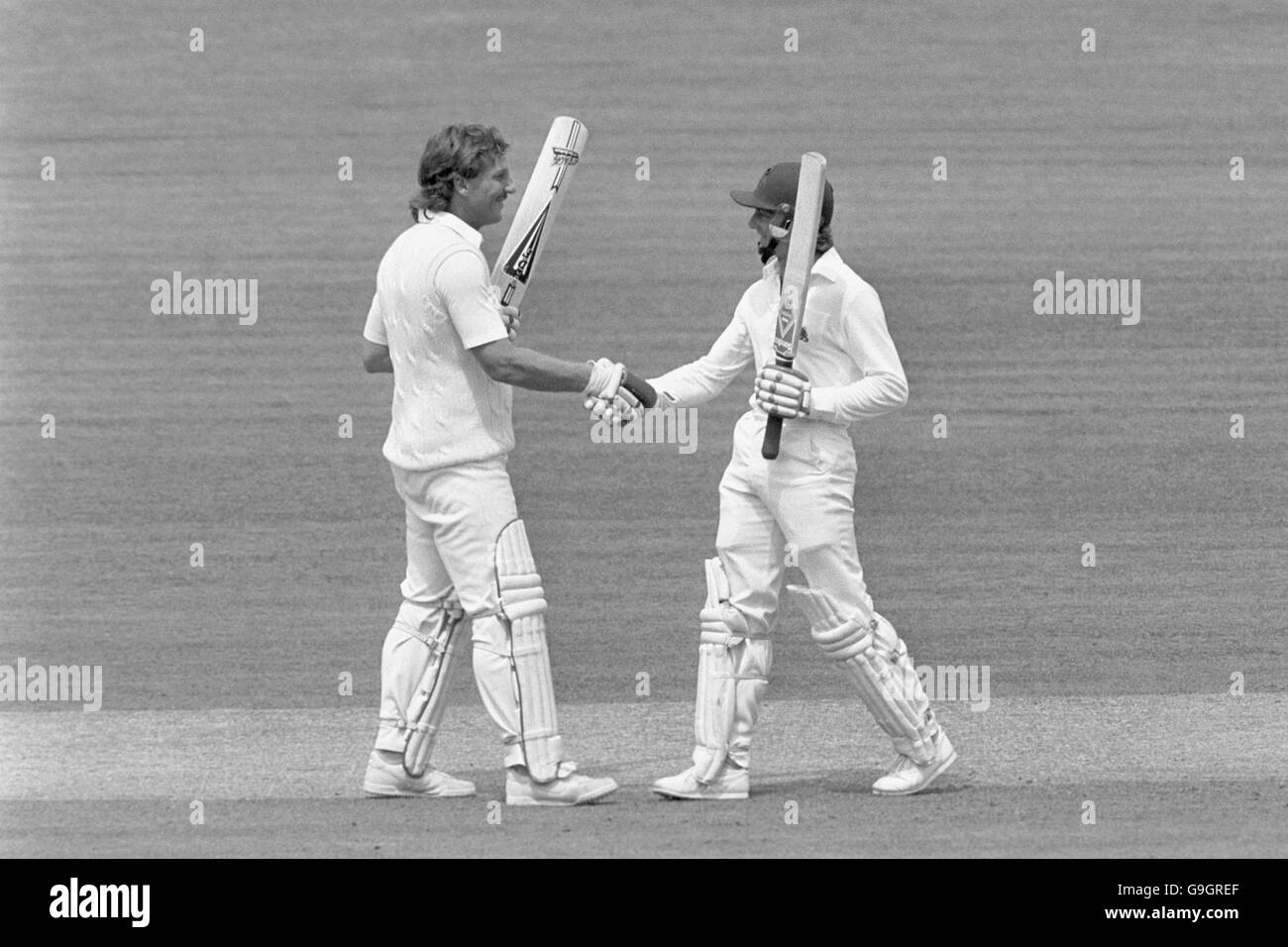 Sport cricket trophy shaking hands hi-res stock photography and images ...