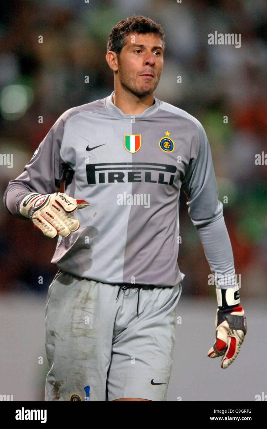 Jose alvalade stadium inter milans francesco toldo hi-res stock ...