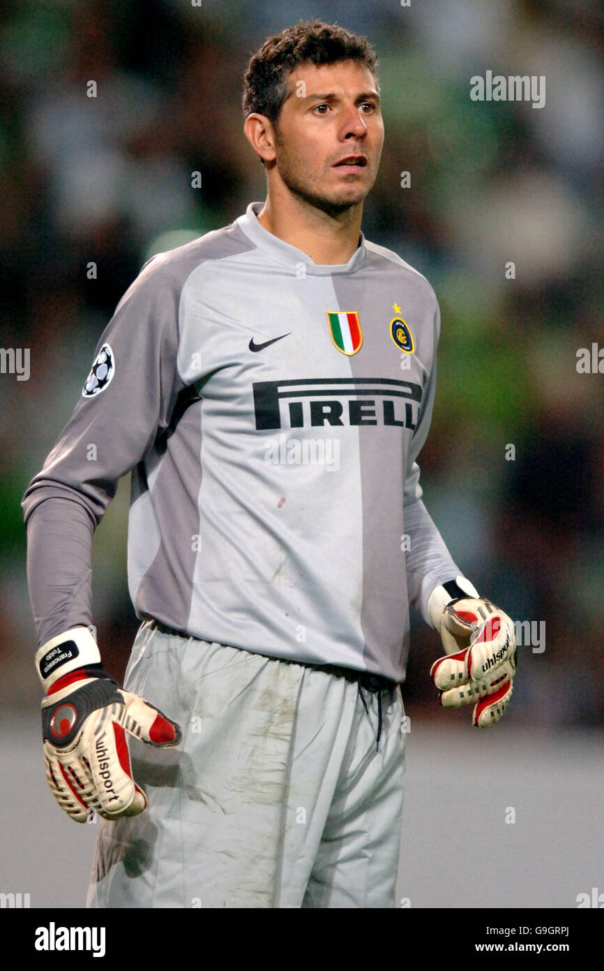 Jose alvalade stadium inter milans francesco toldo hi-res stock ...