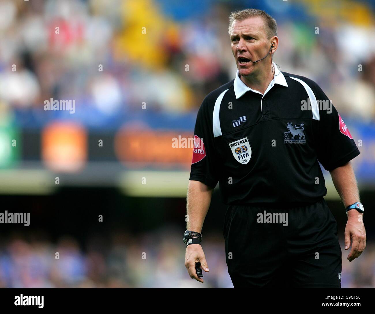 Graham poll premier league referee hi-res stock photography and images ...