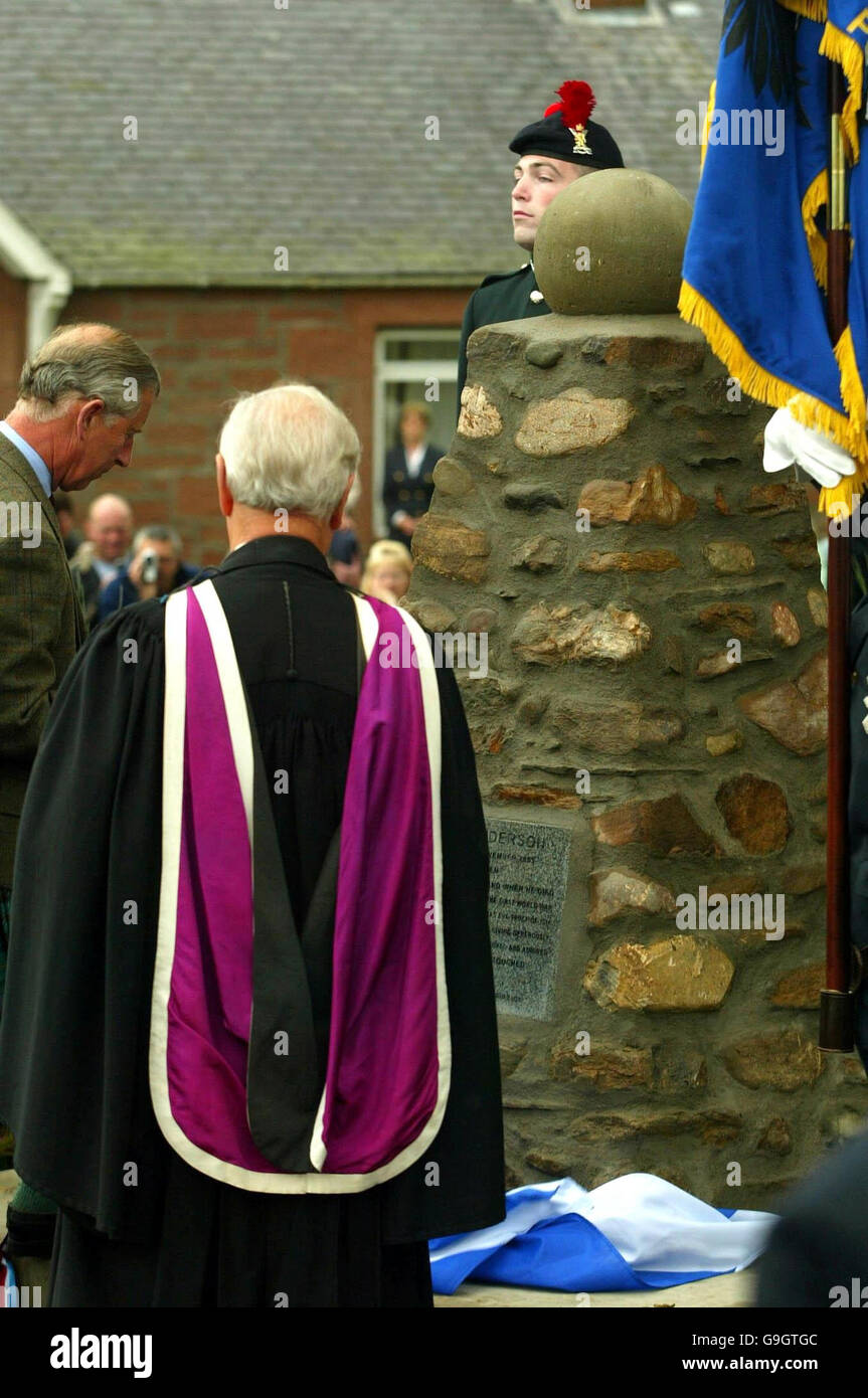 Charles and Camilla pay tribute to late war veteran Alfred Anderson ...