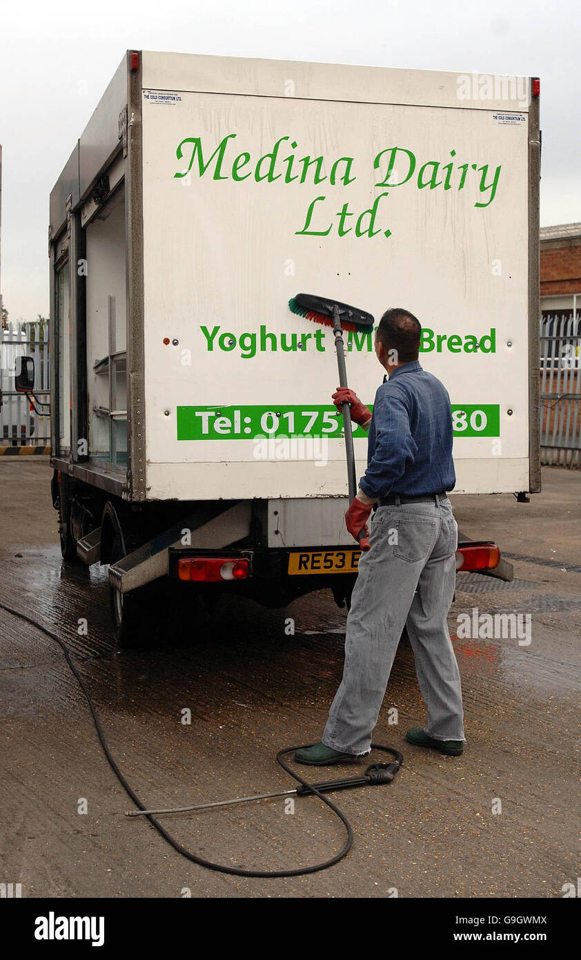 Dairy van hi-res stock photography and images - Alamy