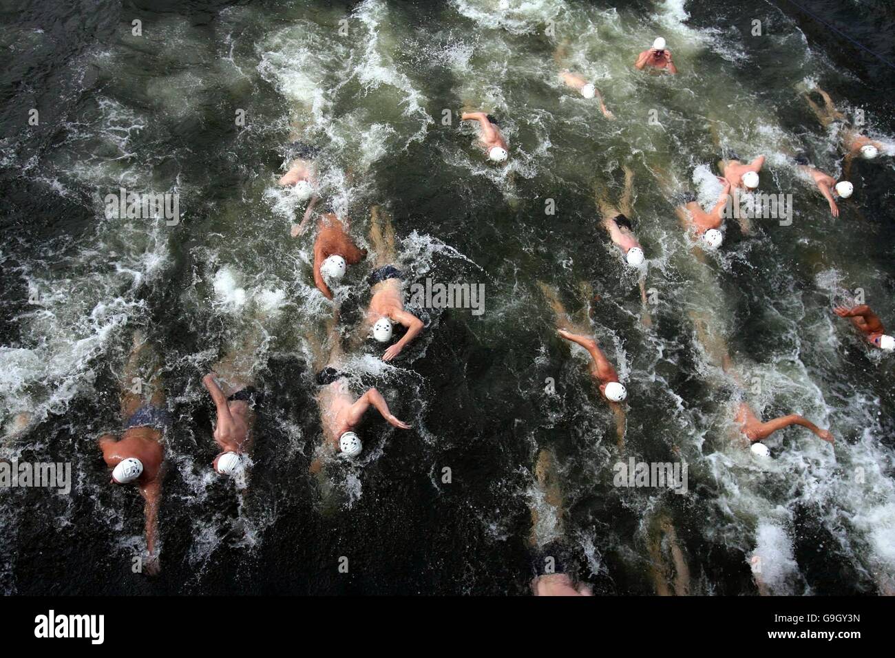 Annual liffey swim hi-res stock photography and images - Alamy