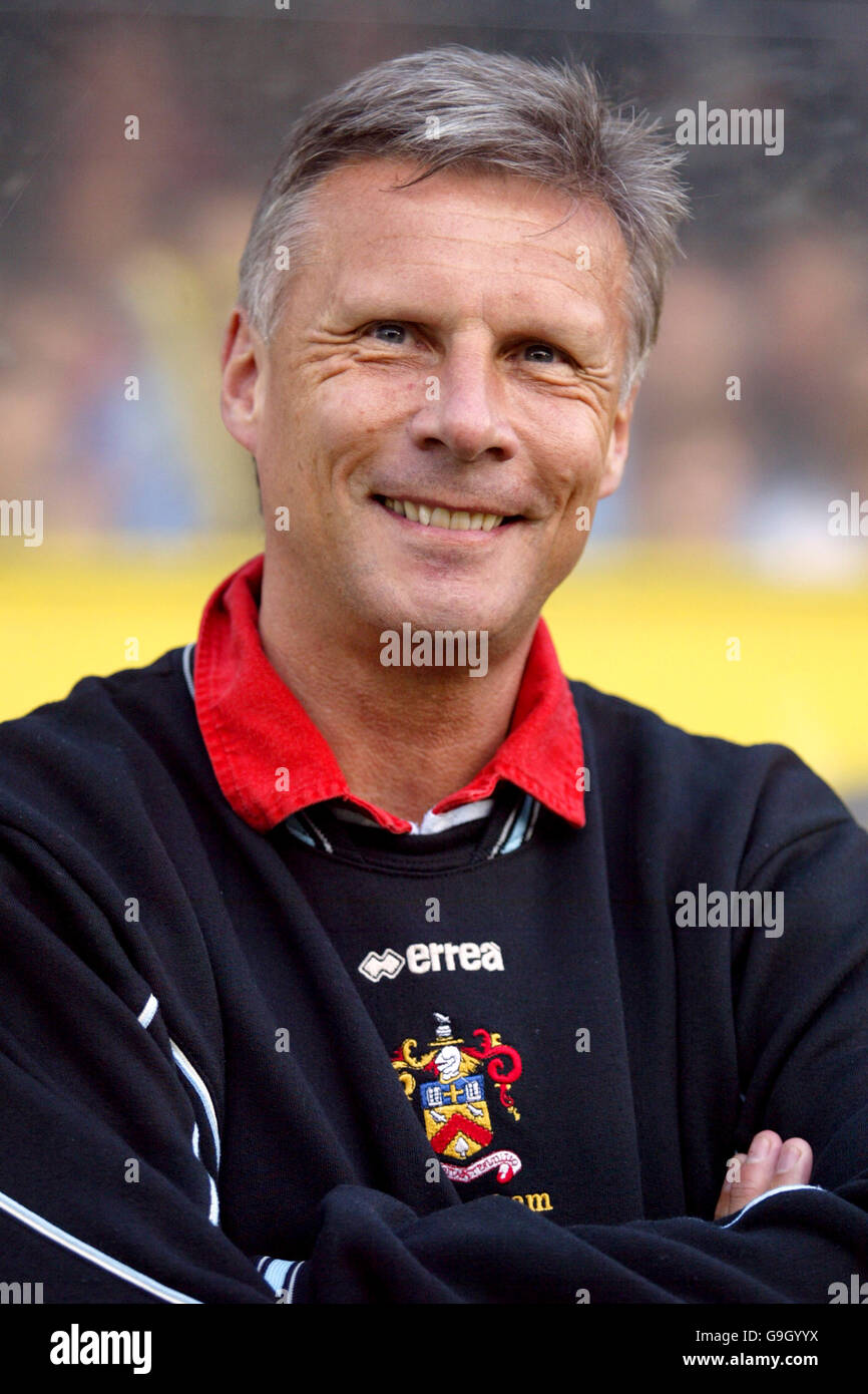 Cheltenham towns manager john ward hi-res stock photography and images ...