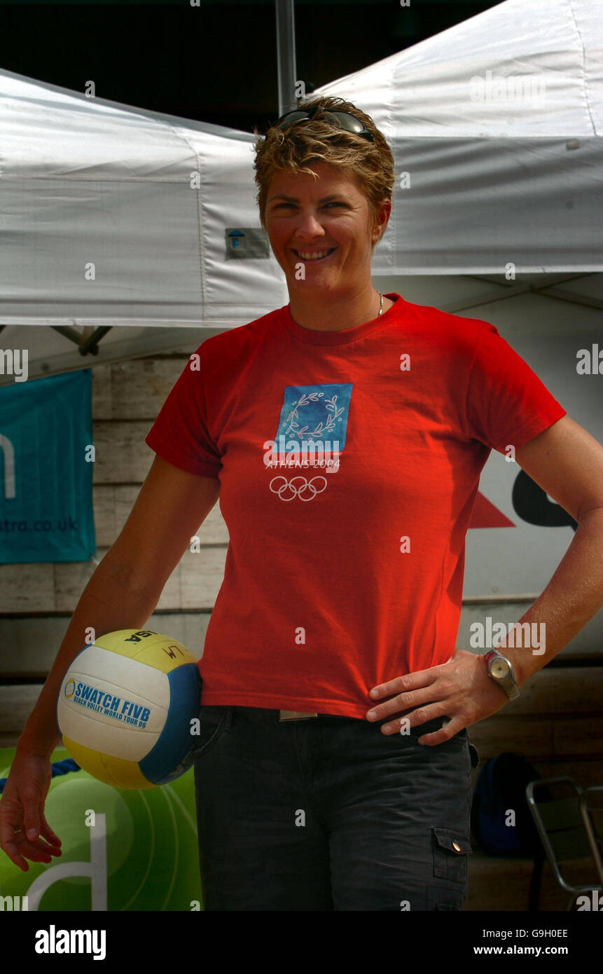 Australian gold medal winning volleyball star natalie cook hi-res stock ...