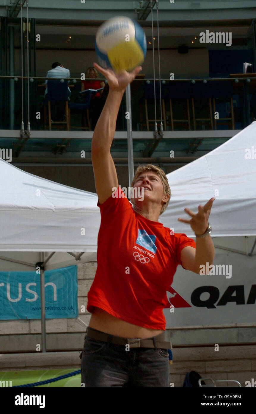 Australian gold medal winning volleyball star natalie cook hi-res stock ...