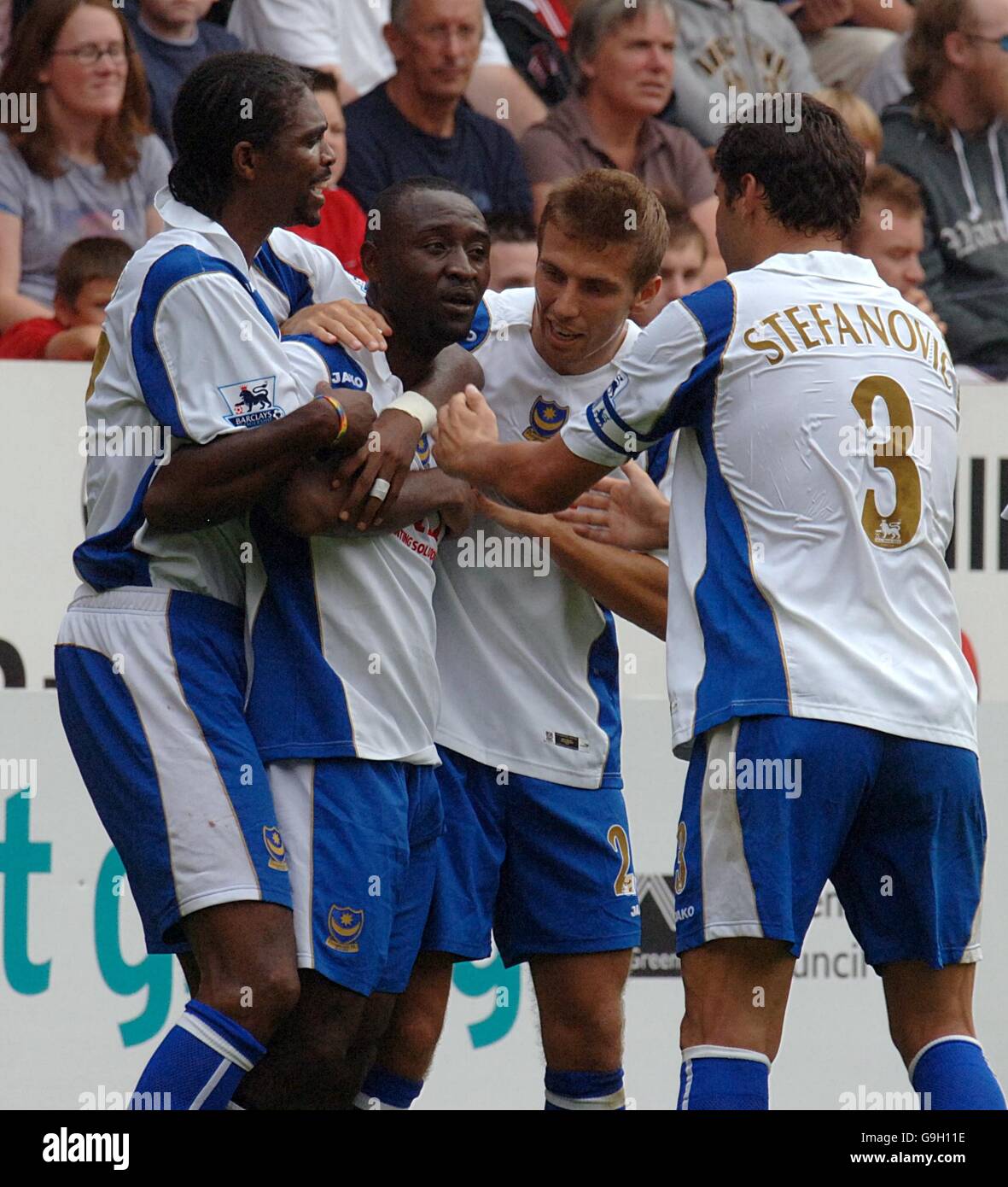 Portsmouth's Lomana Tresor LuaLua (c) celebrates his goal Stock Photo ...