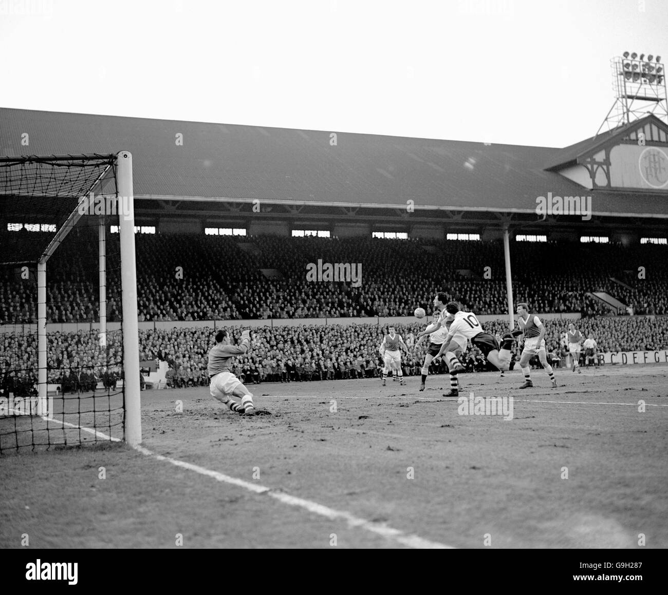 Tottenham arsenal Black and White Stock Photos & Images - Alamy
