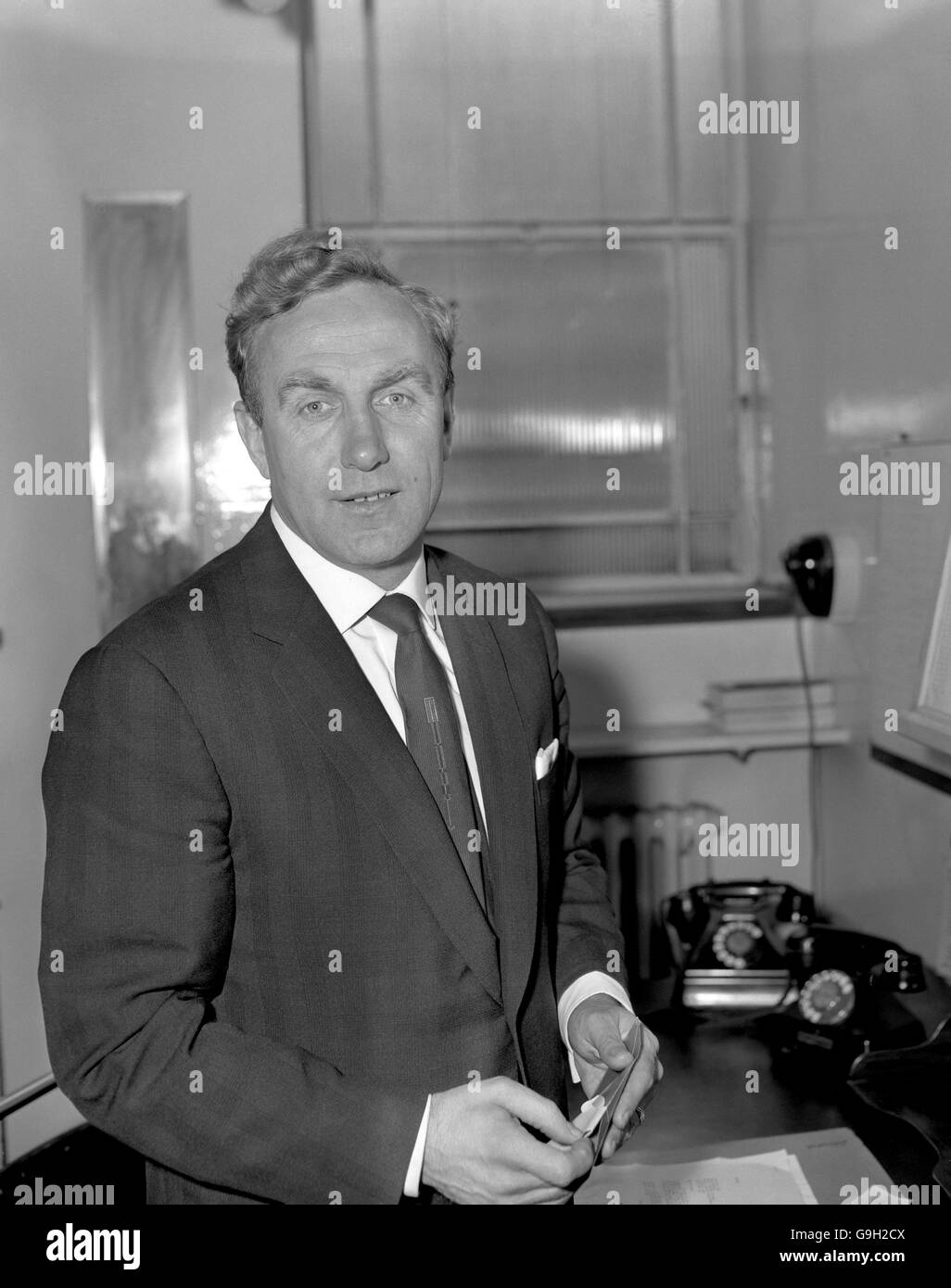 Billy wright takes over as arsenal manager hi-res stock photography and ...