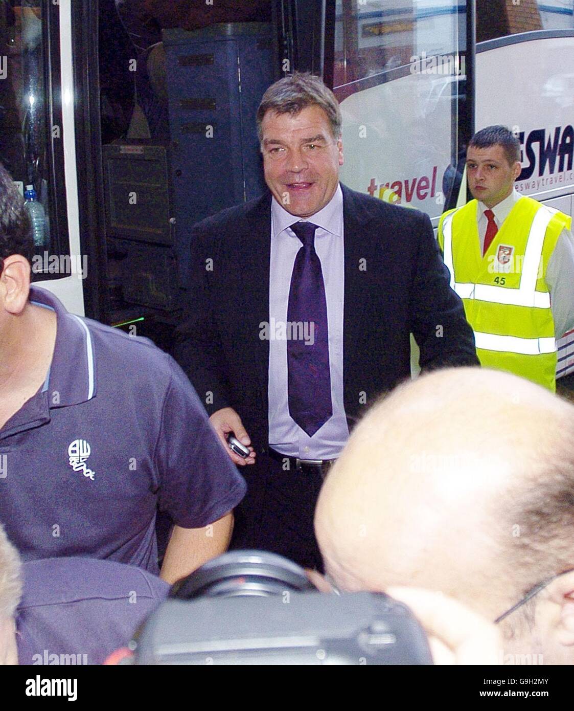 Steps off his teams bus at the bescot stadium hi-res stock photography ...