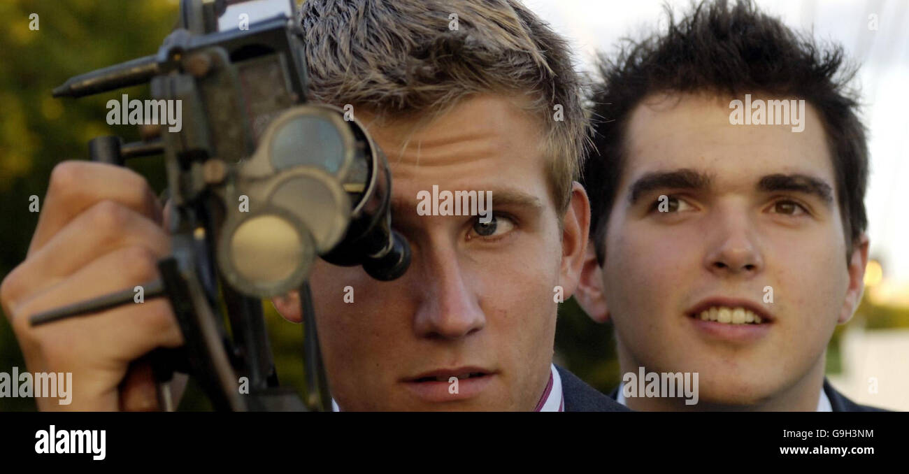 Adventurers Rob Gauntlett (left) and James Hooper launch their bid to ...