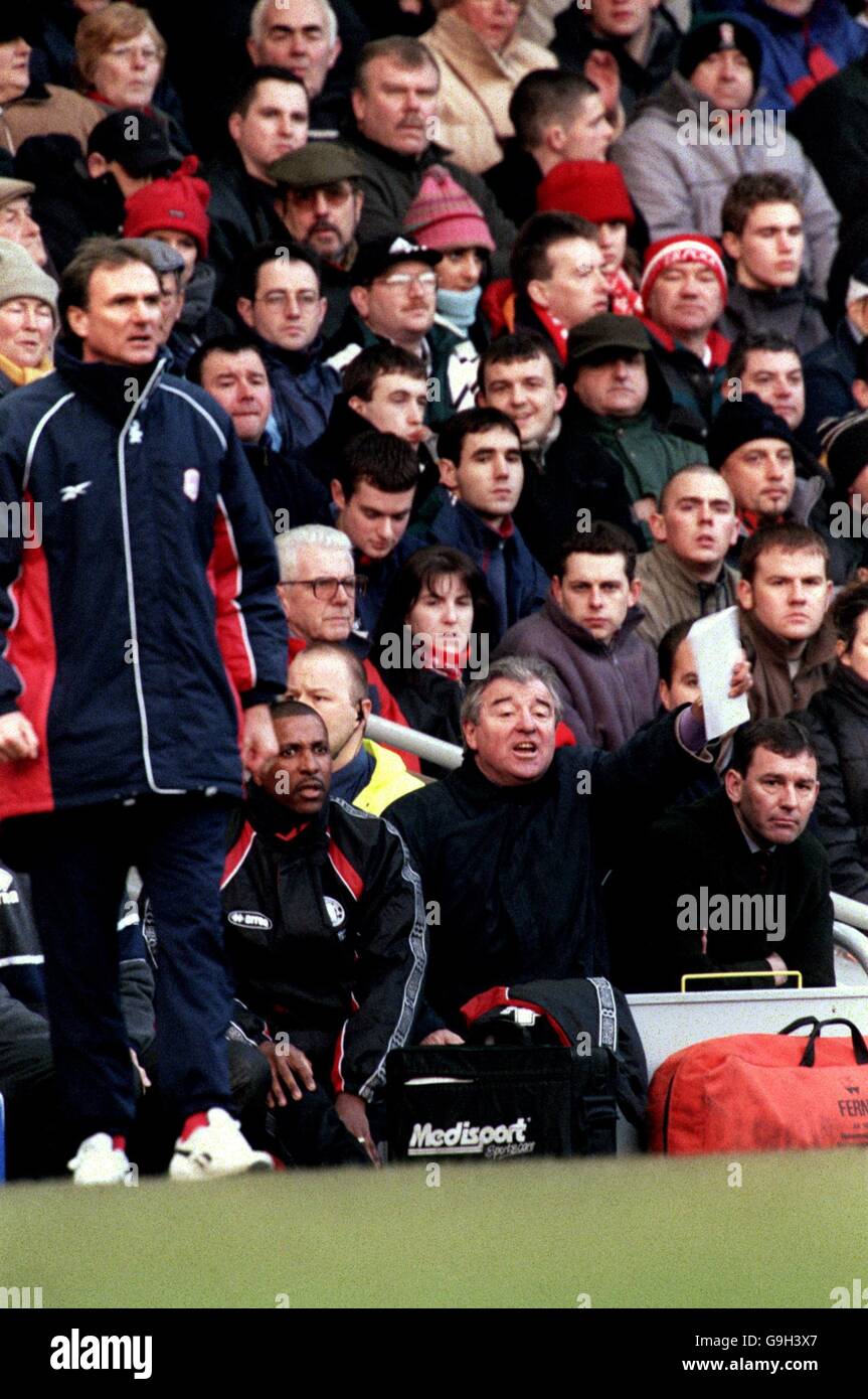 Middlesbrough coaching staff Terry Venables, Bryan Robson and Viv ...