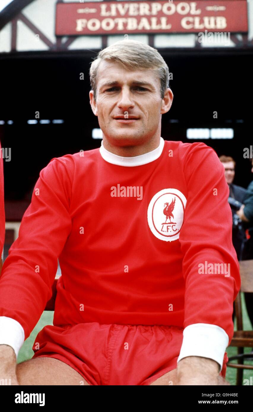 Roger hunt football liverpool hi-res stock photography and images - Alamy