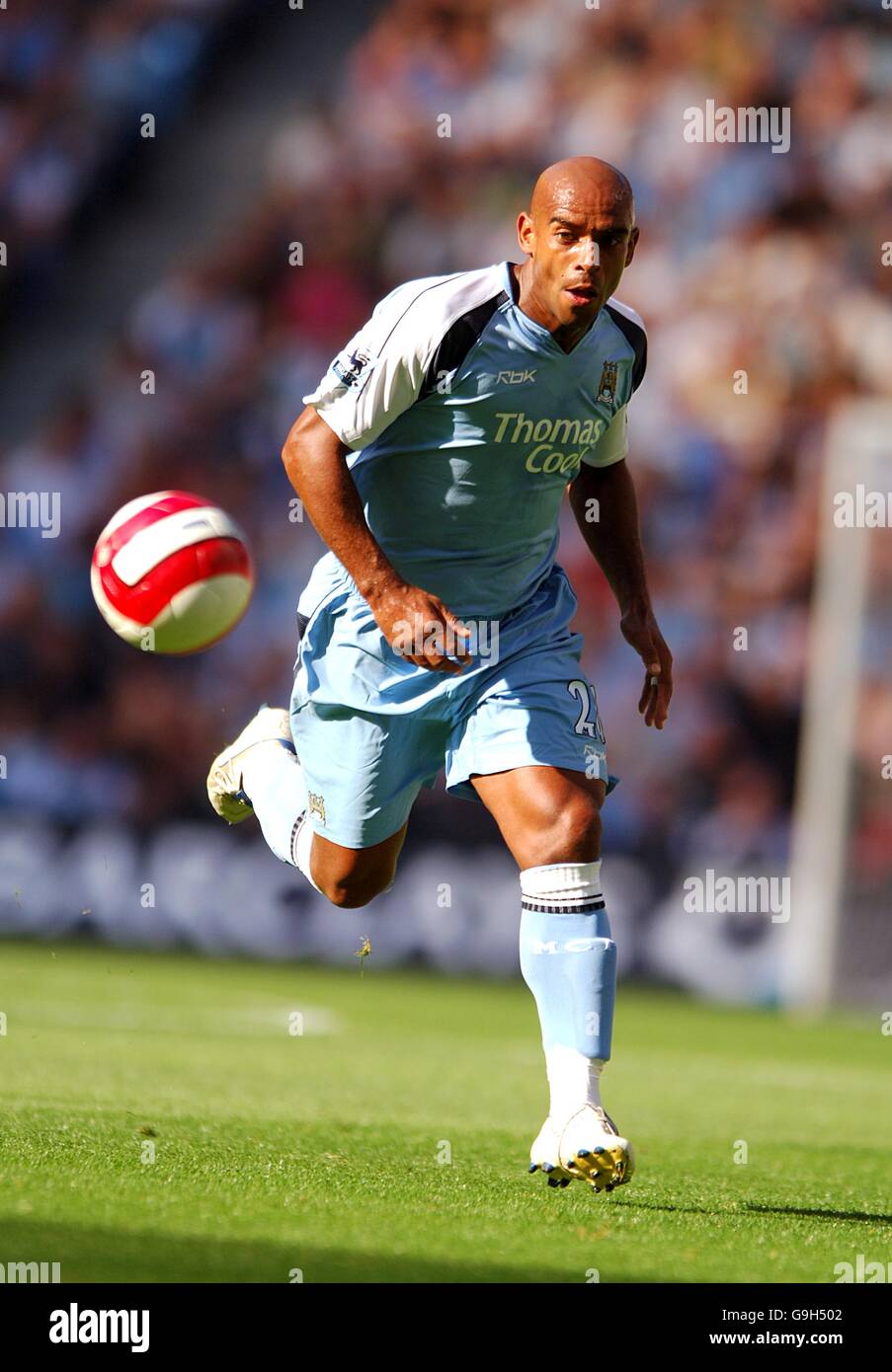 Trevor sinclair of west ham united hi-res stock photography and images ...