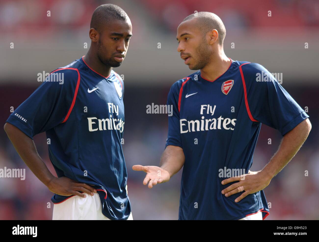 Qarsenals thierry henry and johan djourou hi-res stock photography and ...
