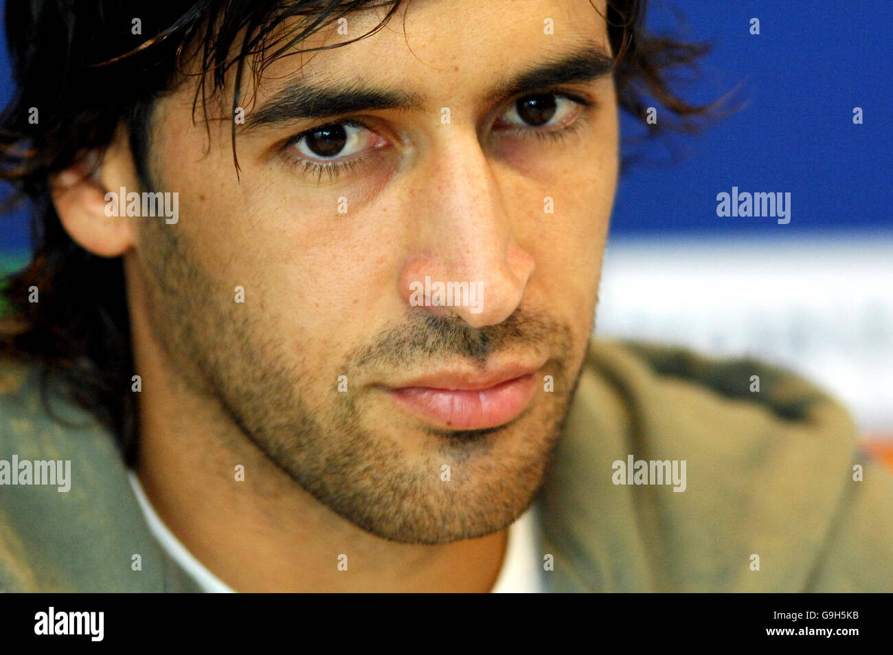 Real madrid v dynamo kiev raul hi-res stock photography and images - Alamy